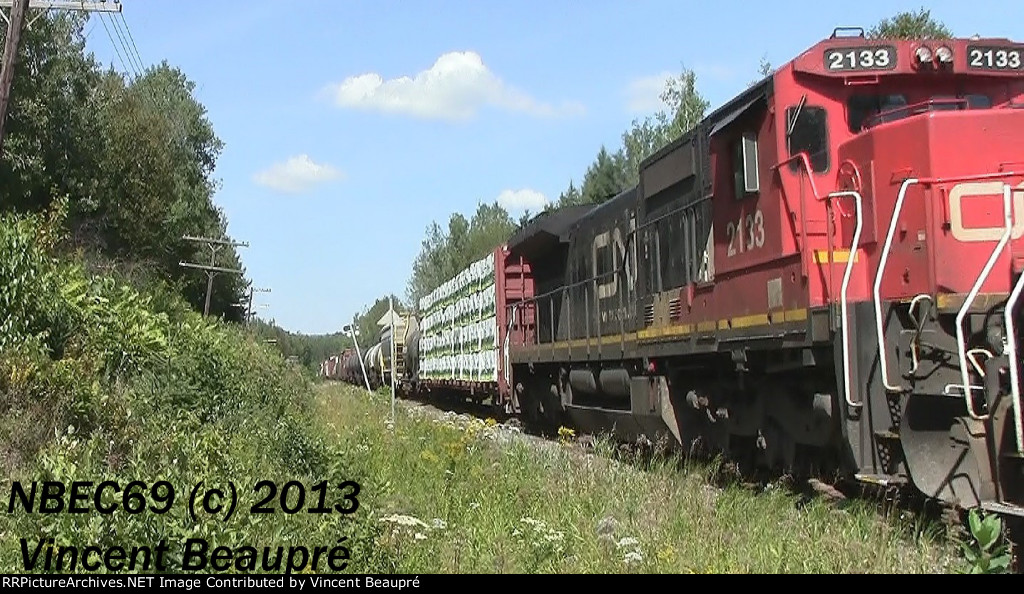 CN 2133 on the 121 Westbound